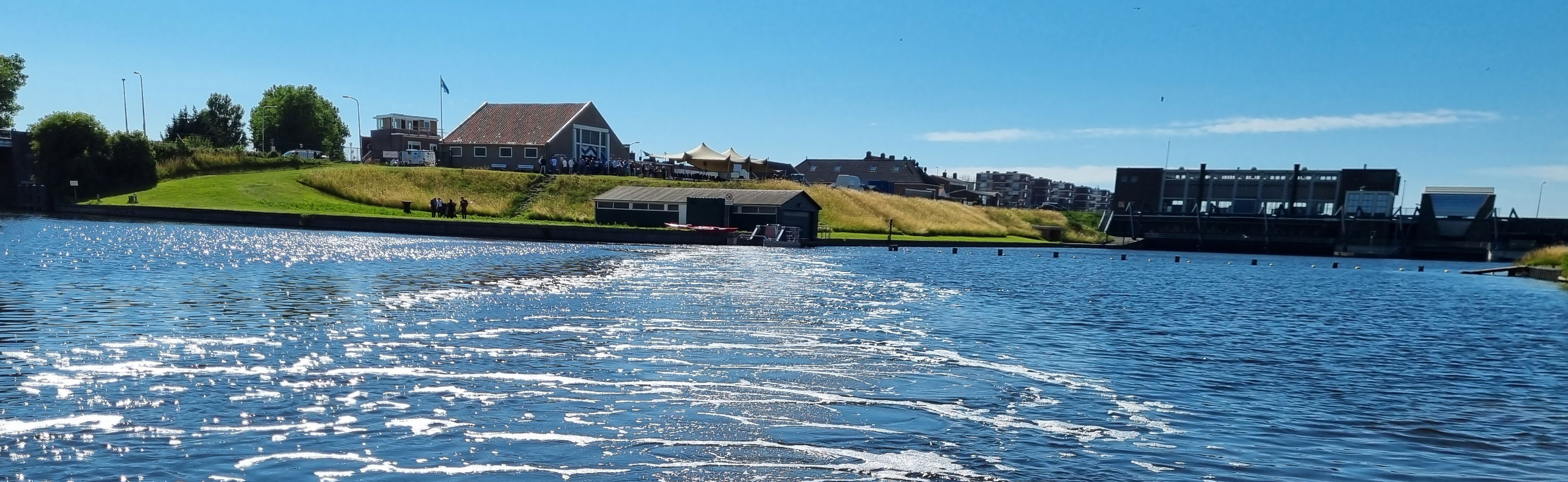 Case study: The Great Bubble Barrier uses air bubbles to fight plastic ...